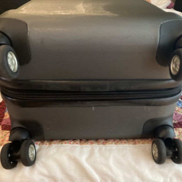 Samsonite | Bags | Samsonite Luggage Clamshell Spinner 24x5x1 Carbon ...